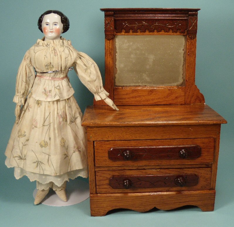 Early American Oak Dresser with Mirror #195-08